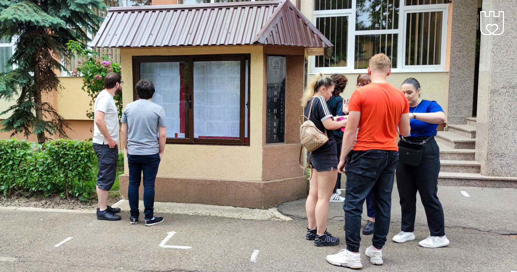 FOTO Primăria Suceava va premia cu câte 3.000 de lei elevii care au ...